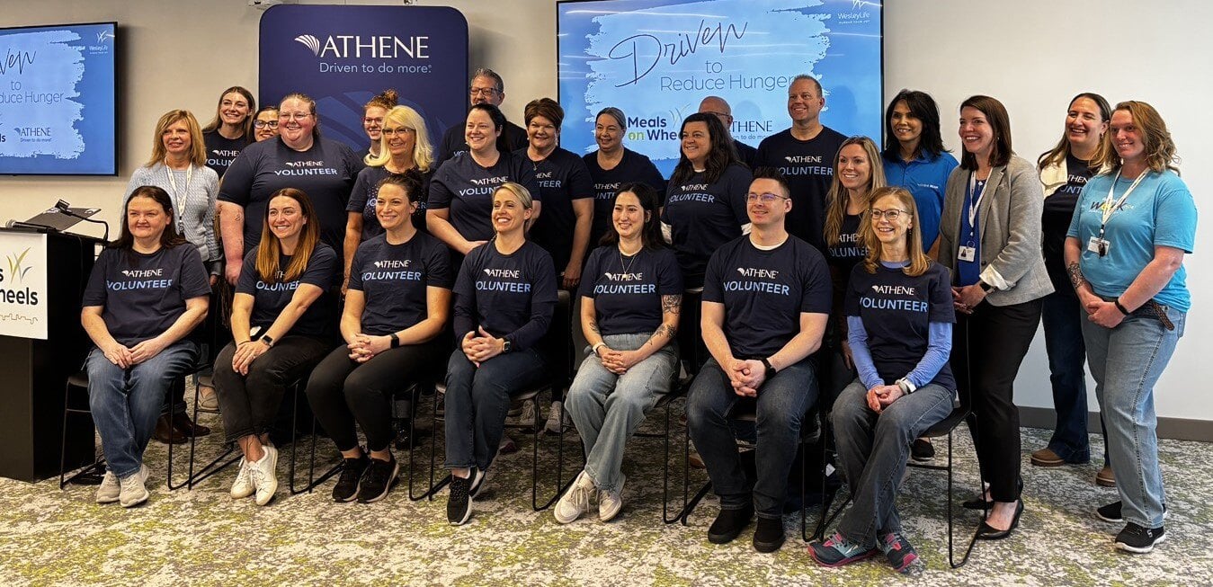 Delivering Meals to Seniors with Meals on Wheels | WesleyLife